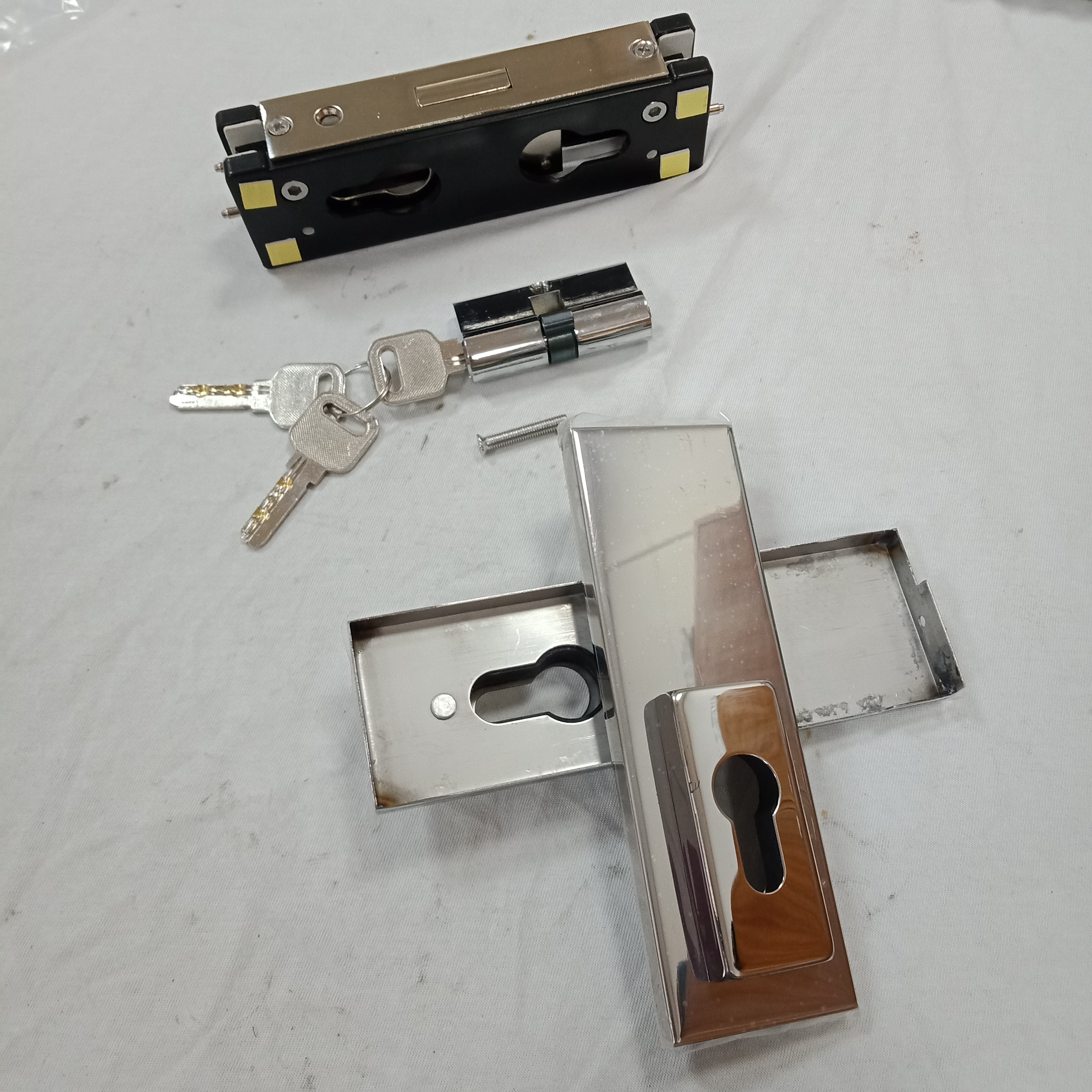 0.8mm Thickness Bottom Door Lock Clamp , Glass Door Bottom Patch Lock ...